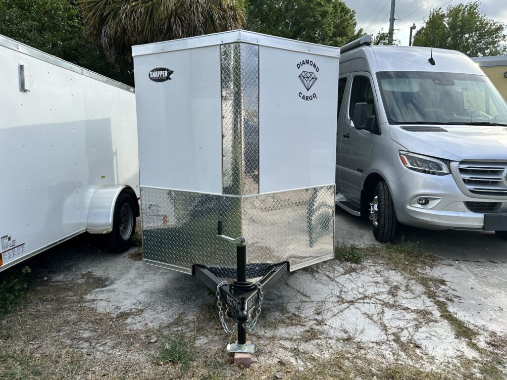 Diamond Cargo 5x8 SA Trailer - White, Ramp, Side Door - Snapper Trailers