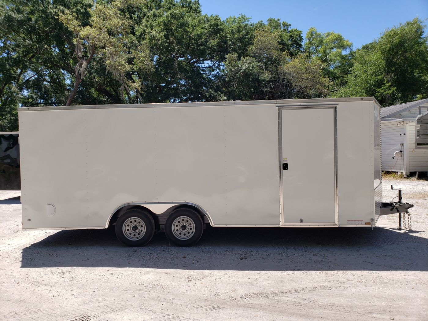 8.5×20 TA Trailer – White, Ramp, Side Door, D-Rings, Flat Front, Insulated, 5K Axles – Snapper ...